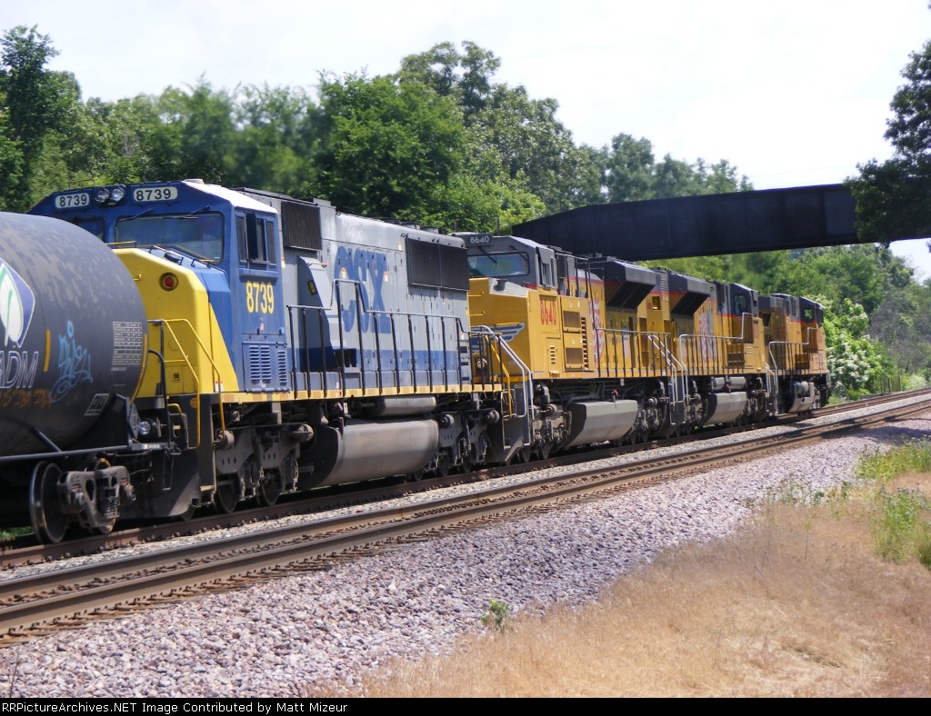 CSX 8739